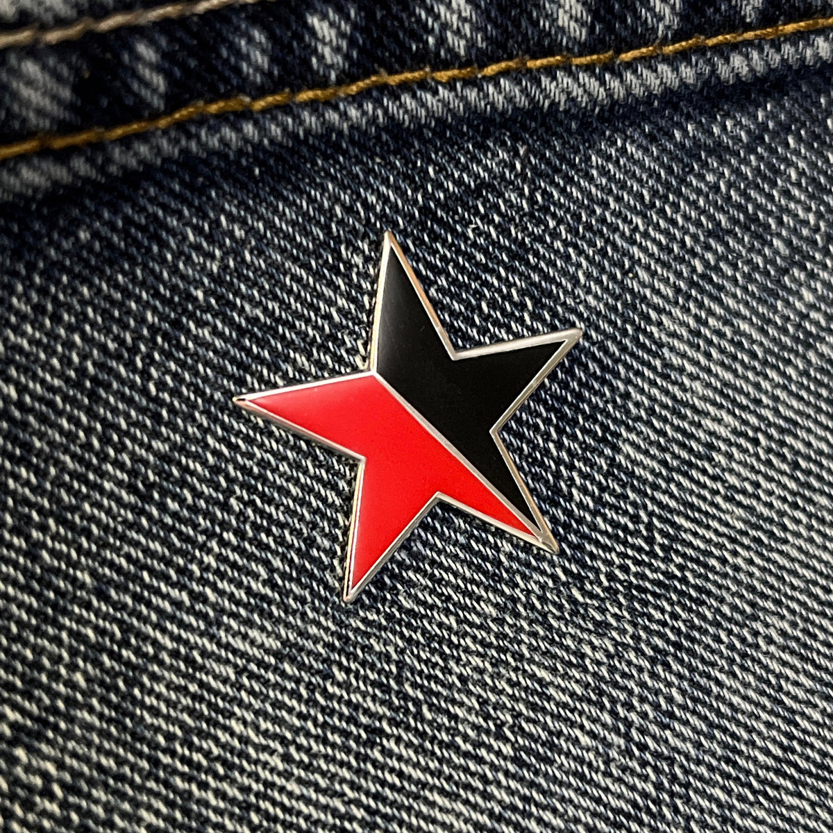 Metal & Hard Enamel Black & Red Star Pin Badge with Locking Back – PATCHERS