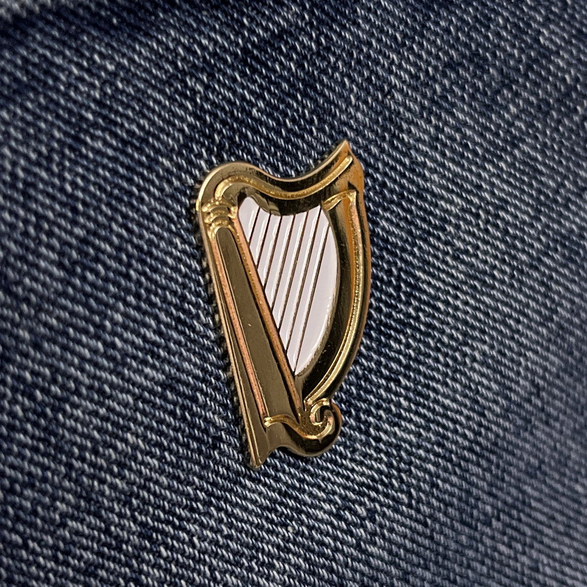 Metal & Enamel Irish Harp Gold Plated Pin Badge with Locking Back ...