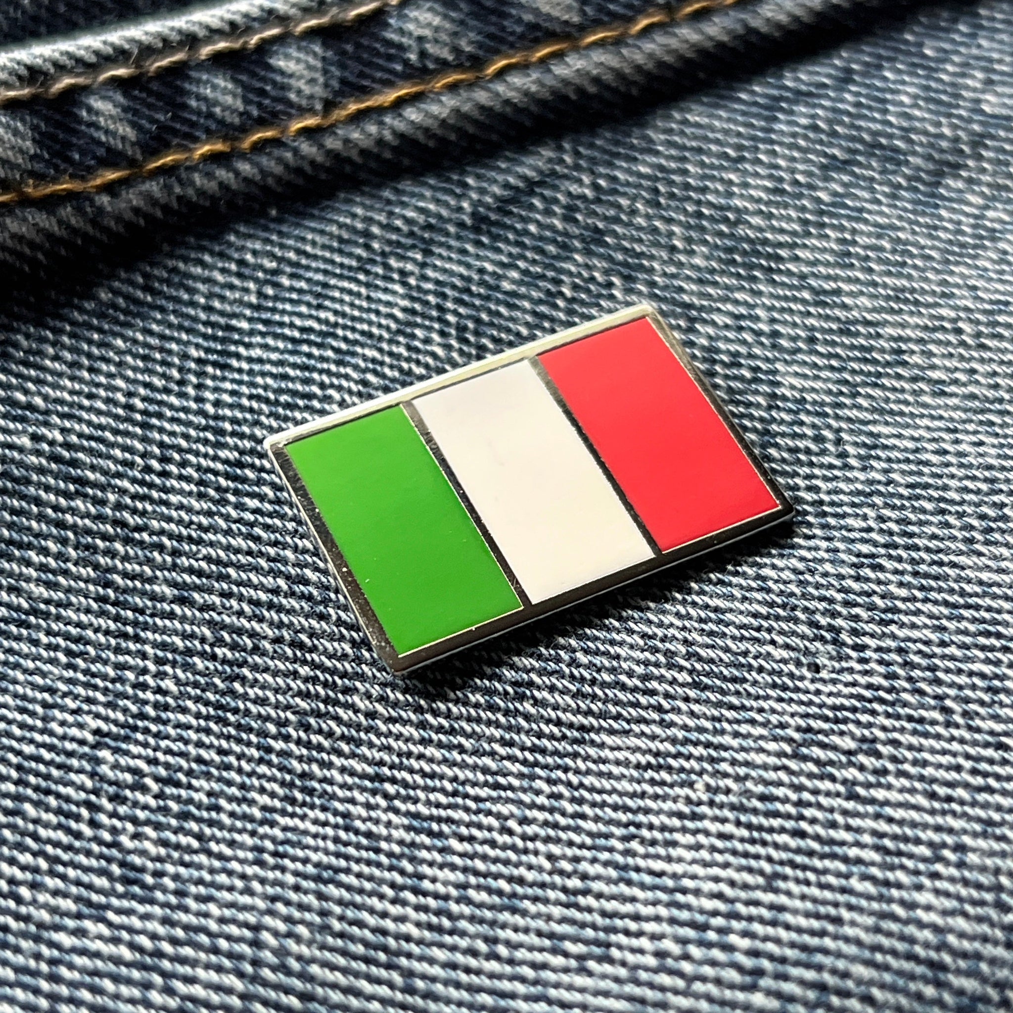 Metal & Hard Enamel Italy Flag Pin Badge with Secure Locking Back ...