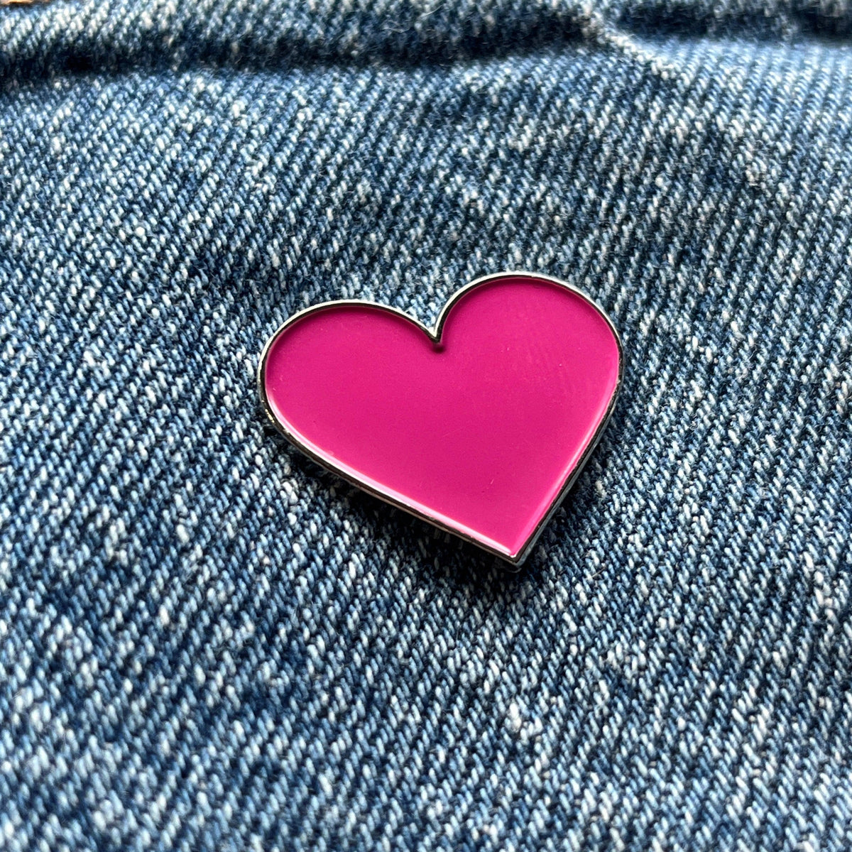 Metal & Enamel Pink Heart Pin Badge with Secure Locking Back – PATCHERS